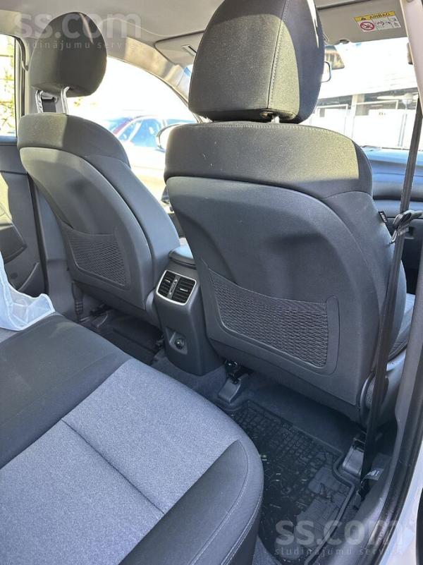 White Hyundai Tucson 2020 in Daugavpils, with an engine capacity of 1.60 L and mileage of 109 thousand km for 18000 €, photo 7 on AUTOMOTO.COM.LV