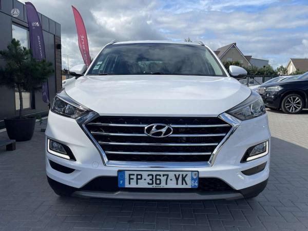 White Hyundai Tucson 2020 in Taurage, with an engine capacity of 1.60 L and mileage of 104 thousand km for 11900 €, photo 2 on AUTOMOTO.COM.LV