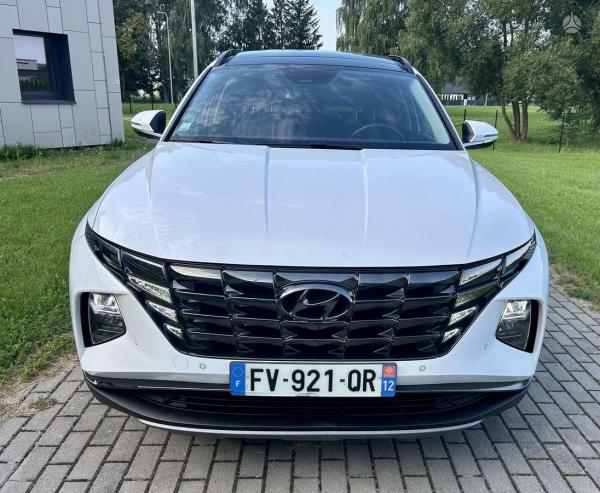 White Hyundai Tucson 2020 in Taurage, with an engine capacity of 1.60 L and mileage of 186 thousand km for 15200 €, photo 6 on AUTOMOTO.COM.LV