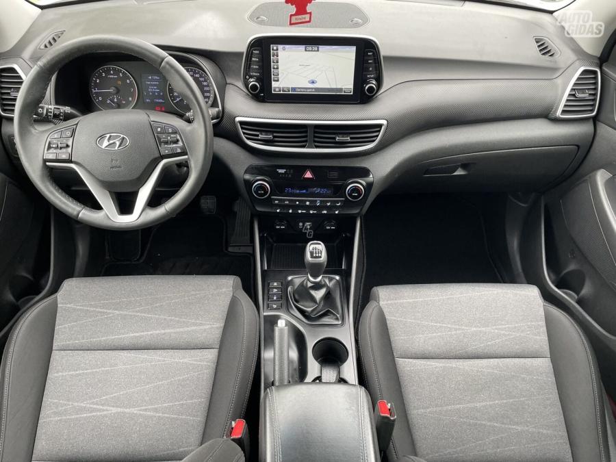 White Hyundai Tucson 2020 in Vilnius, with an engine capacity of 1.60 L and mileage of 178 thousand km for 12850 €, photo 7 on AUTOMOTO.COM.LV