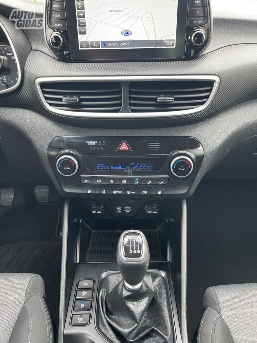 White Hyundai Tucson 2020 in Vilnius, with an engine capacity of 1.60 L and mileage of 178 thousand km for 12850 €, photo 9 on AUTOMOTO.COM.LV