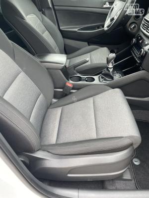 White Hyundai Tucson 2020 in Vilnius, with an engine capacity of 1.60 L and mileage of 178 thousand km for 12850 €, photo 12 on AUTOMOTO.COM.LV