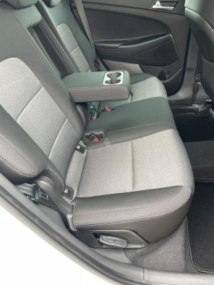 White Hyundai Tucson 2020 in Vilnius, with an engine capacity of 1.60 L and mileage of 178 thousand km for 12850 €, photo 13 on AUTOMOTO.COM.LV