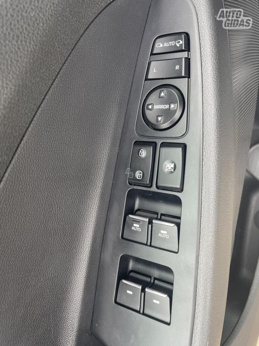 White Hyundai Tucson 2020 in Vilnius, with an engine capacity of 1.60 L and mileage of 178 thousand km for 12850 €, photo 20 on AUTOMOTO.COM.LV
