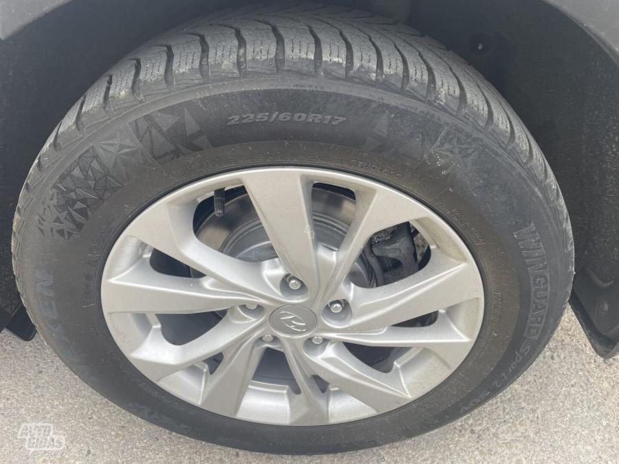 White Hyundai Tucson 2020 in Vilnius, with an engine capacity of 1.60 L and mileage of 178 thousand km for 12850 €, photo 23 on AUTOMOTO.COM.LV