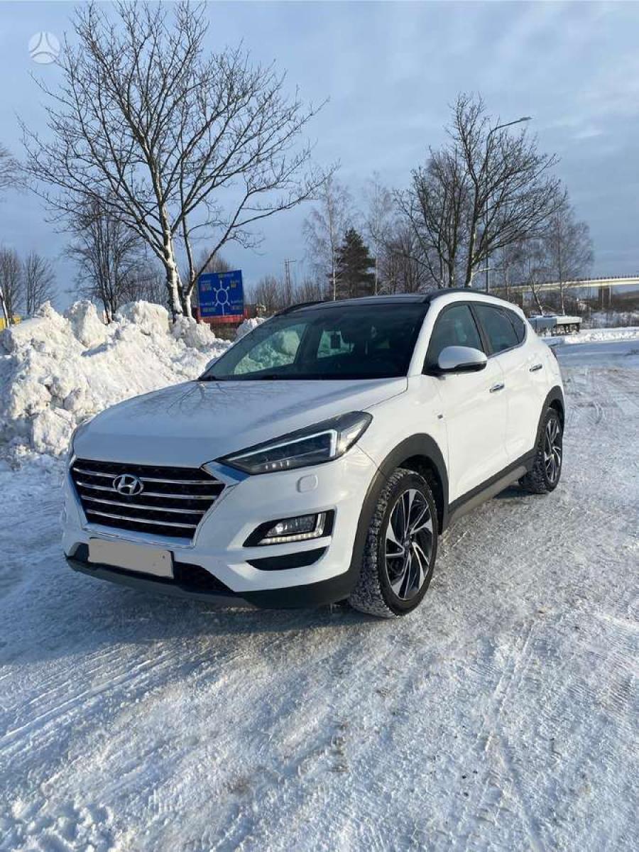White Hyundai Tucson 2021 in Klaipeda, with an engine capacity of 1.60 L and mileage of 152 thousand km for 16800 €, photo 1 on AUTOMOTO.COM.LV