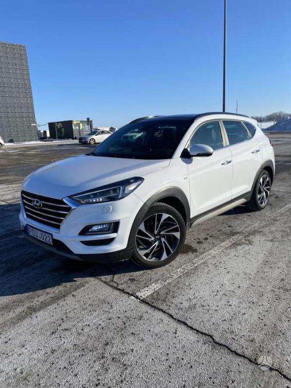White Hyundai Tucson 2021 in Klaipeda, with an engine capacity of 1.60 L and mileage of 154 thousand km for 16200 €, photo 1 on AUTOMOTO.COM.LV