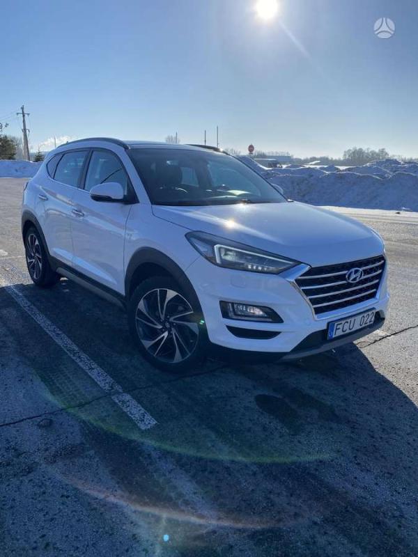 White Hyundai Tucson 2021 in Klaipeda, with an engine capacity of 1.60 L and mileage of 154 thousand km for 16200 €, photo 3 on AUTOMOTO.COM.LV