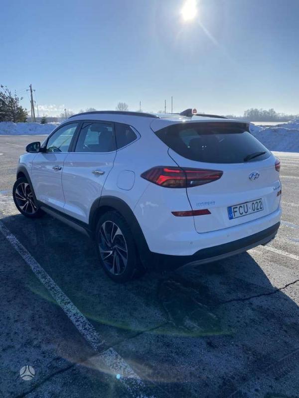 White Hyundai Tucson 2021 in Klaipeda, with an engine capacity of 1.60 L and mileage of 154 thousand km for 16200 €, photo 4 on AUTOMOTO.COM.LV
