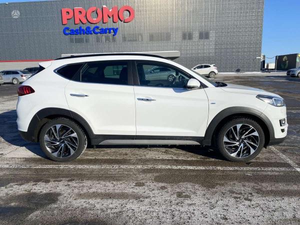 White Hyundai Tucson 2021 in Klaipeda, with an engine capacity of 1.60 L and mileage of 154 thousand km for 16200 €, photo 6 on AUTOMOTO.COM.LV