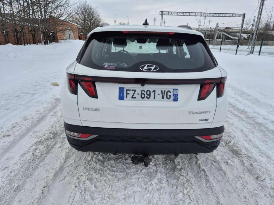 White Hyundai Tucson 2021 in Siauliai, with an engine capacity of 1.60 L and mileage of 133 thousand km for 17600 €, photo 5 on AUTOMOTO.COM.LV