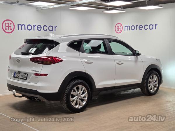 White Hyundai Tucson 2021 in Tallinn, with an engine capacity of 1.60 L and mileage of 155 thousand km for 14900 €, photo 4 on AUTOMOTO.COM.LV