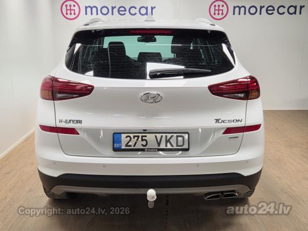 White Hyundai Tucson 2021 in Tallinn, with an engine capacity of 1.60 L and mileage of 155 thousand km for 14900 €, photo 5 on AUTOMOTO.COM.LV