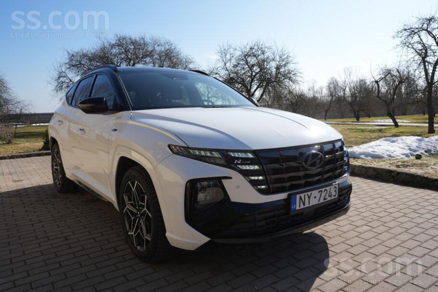 White Hyundai Tucson 2021 in Dobele, with an engine capacity of 1.60 L and mileage of 32 thousand km for 20500 €, photo 3 on AUTOMOTO.COM.LV