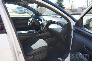 White Hyundai Tucson 2021 in Dobele, with an engine capacity of 1.60 L and mileage of 32 thousand km for 20500 €, photo 13 on AUTOMOTO.COM.LV