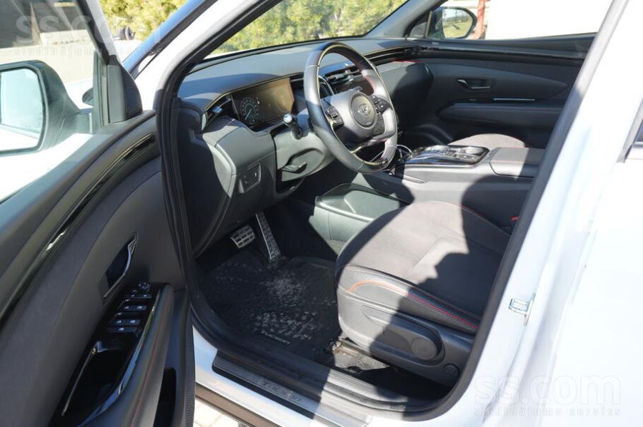 White Hyundai Tucson 2021 in Dobele, with an engine capacity of 1.60 L and mileage of 32 thousand km for 20500 €, photo 14 on AUTOMOTO.COM.LV