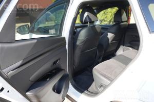 White Hyundai Tucson 2021 in Dobele, with an engine capacity of 1.60 L and mileage of 32 thousand km for 20500 €, photo 20 on AUTOMOTO.COM.LV