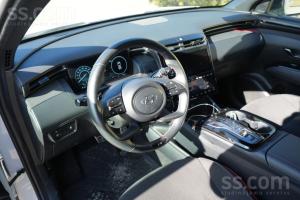 White Hyundai Tucson 2021 in Dobele, with an engine capacity of 1.60 L and mileage of 32 thousand km for 20500 €, photo 24 on AUTOMOTO.COM.LV