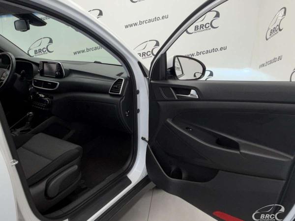 White Hyundai Tucson 2021 in Vilnius, with an engine capacity of 1.59 L and mileage of 181 thousand km for 15950 €, photo 9 on AUTOMOTO.COM.LV