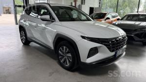 White Hyundai Tucson 2021 in Riga, with an engine capacity of 1.60 L and mileage of 50 thousand km for 23900 €, photo 7 on AUTOMOTO.COM.LV