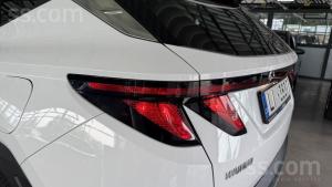 White Hyundai Tucson 2021 in Riga, with an engine capacity of 1.60 L and mileage of 50 thousand km for 23900 €, photo 10 on AUTOMOTO.COM.LV