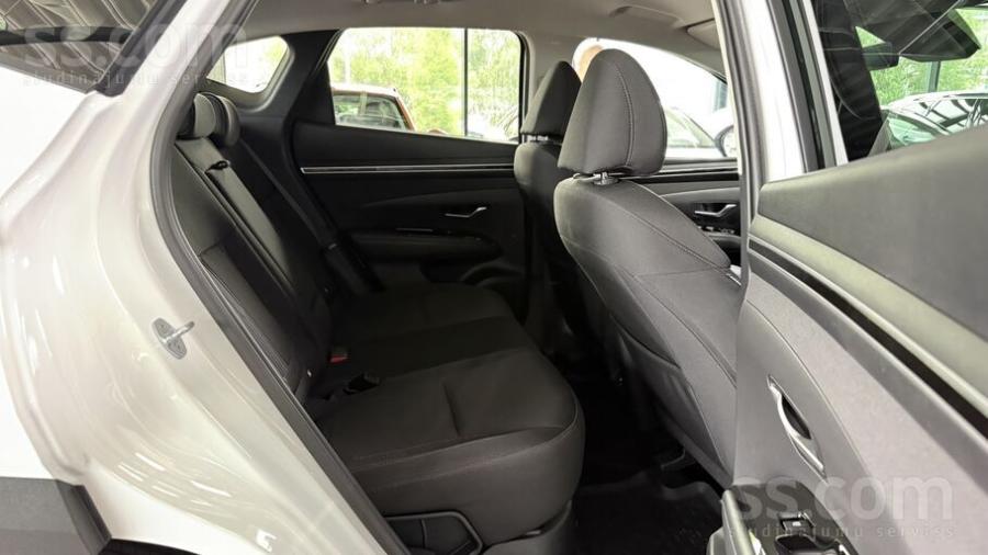 White Hyundai Tucson 2021 in Riga, with an engine capacity of 1.60 L and mileage of 50 thousand km for 23900 €, photo 15 on AUTOMOTO.COM.LV