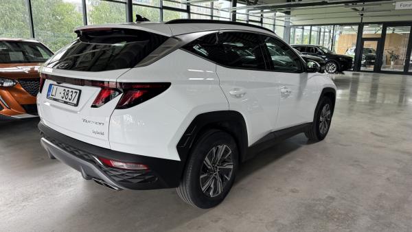Balts Hyundai Tucson 2021 Rīga, ar dzinēja tilpumu 1.60 L un nobraukumu 50 tūkst. km par 2390000 €, foto 3 vietnē AUTOMOTO.COM.LV