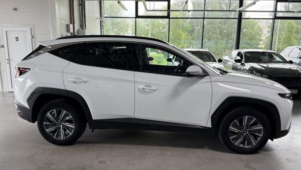 Balts Hyundai Tucson 2021 Rīga, ar dzinēja tilpumu 1.60 L un nobraukumu 50 tūkst. km par 2390000 €, foto 4 vietnē AUTOMOTO.COM.LV
