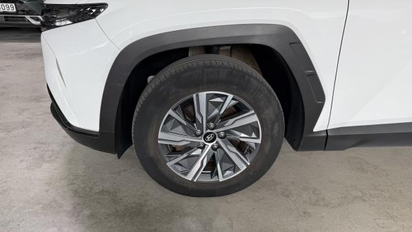 Balts Hyundai Tucson 2021 Rīga, ar dzinēja tilpumu 1.60 L un nobraukumu 50 tūkst. km par 2390000 €, foto 6 vietnē AUTOMOTO.COM.LV