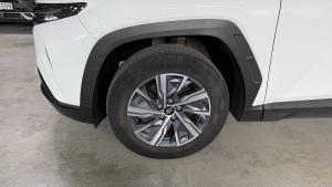 Balts Hyundai Tucson 2021 Rīga, ar dzinēja tilpumu 1.60 L un nobraukumu 50 tūkst. km par 2390000 €, foto 7 vietnē AUTOMOTO.COM.LV