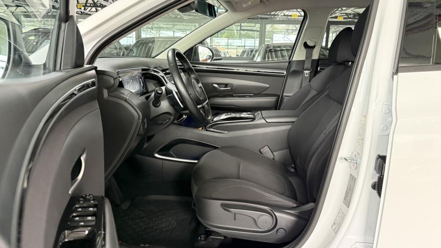 Balts Hyundai Tucson 2021 Rīga, ar dzinēja tilpumu 1.60 L un nobraukumu 50 tūkst. km par 2390000 €, foto 10 vietnē AUTOMOTO.COM.LV