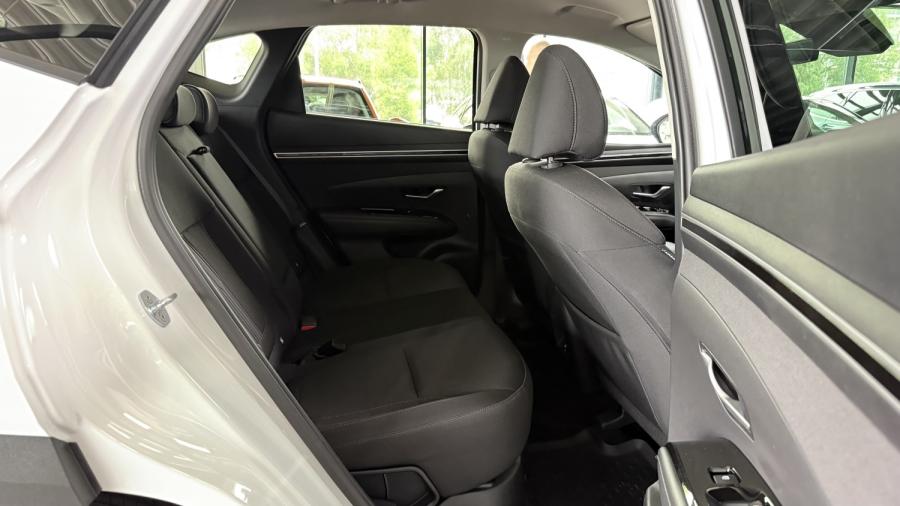 Balts Hyundai Tucson 2021 Rīga, ar dzinēja tilpumu 1.60 L un nobraukumu 50 tūkst. km par 2390000 €, foto 14 vietnē AUTOMOTO.COM.LV
