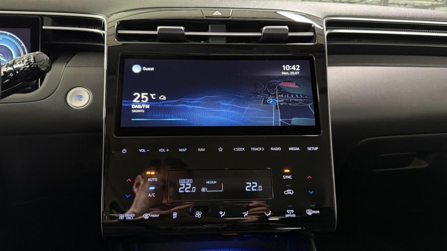 Balts Hyundai Tucson 2021 Rīga, ar dzinēja tilpumu 1.60 L un nobraukumu 50 tūkst. km par 2390000 €, foto 20 vietnē AUTOMOTO.COM.LV