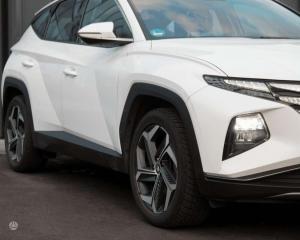 White Hyundai Tucson 2021 in Kaunas, with an engine capacity of 1.60 L and mileage of 181 thousand km for 17400 €, photo 5 on AUTOMOTO.COM.LV