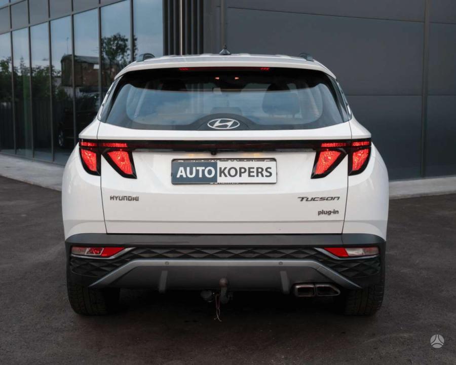 White Hyundai Tucson 2021 in Kaunas, with an engine capacity of 1.60 L and mileage of 181 thousand km for 17400 €, photo 7 on AUTOMOTO.COM.LV