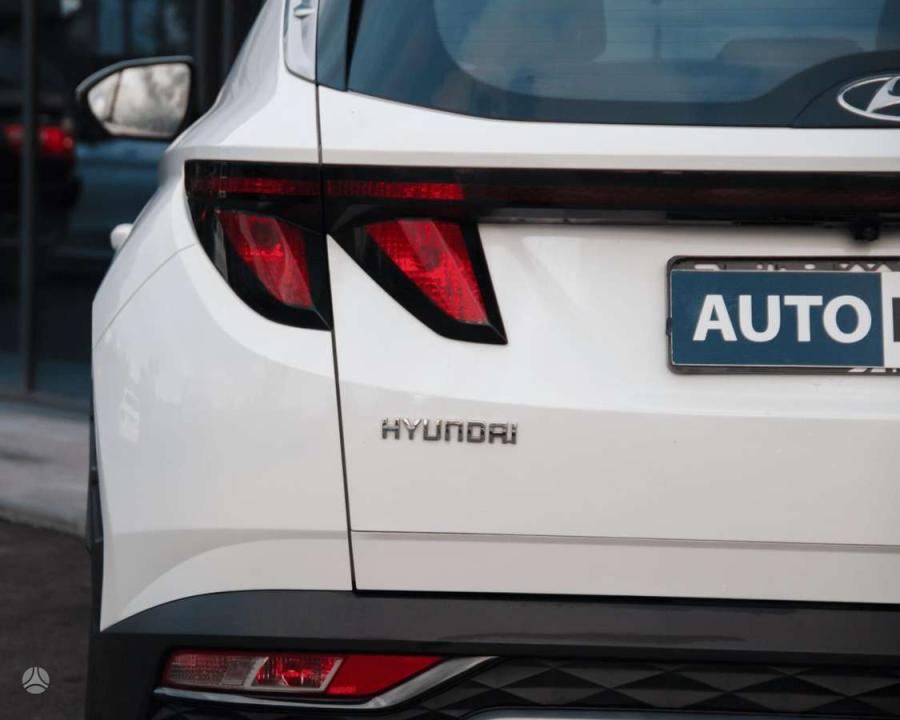 White Hyundai Tucson 2021 in Kaunas, with an engine capacity of 1.60 L and mileage of 181 thousand km for 17400 €, photo 11 on AUTOMOTO.COM.LV