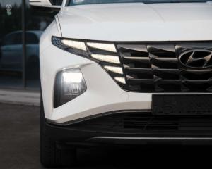 White Hyundai Tucson 2021 in Kaunas, with an engine capacity of 1.60 L and mileage of 181 thousand km for 17400 €, photo 16 on AUTOMOTO.COM.LV