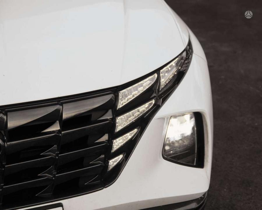 White Hyundai Tucson 2021 in Kaunas, with an engine capacity of 1.60 L and mileage of 181 thousand km for 17400 €, photo 18 on AUTOMOTO.COM.LV