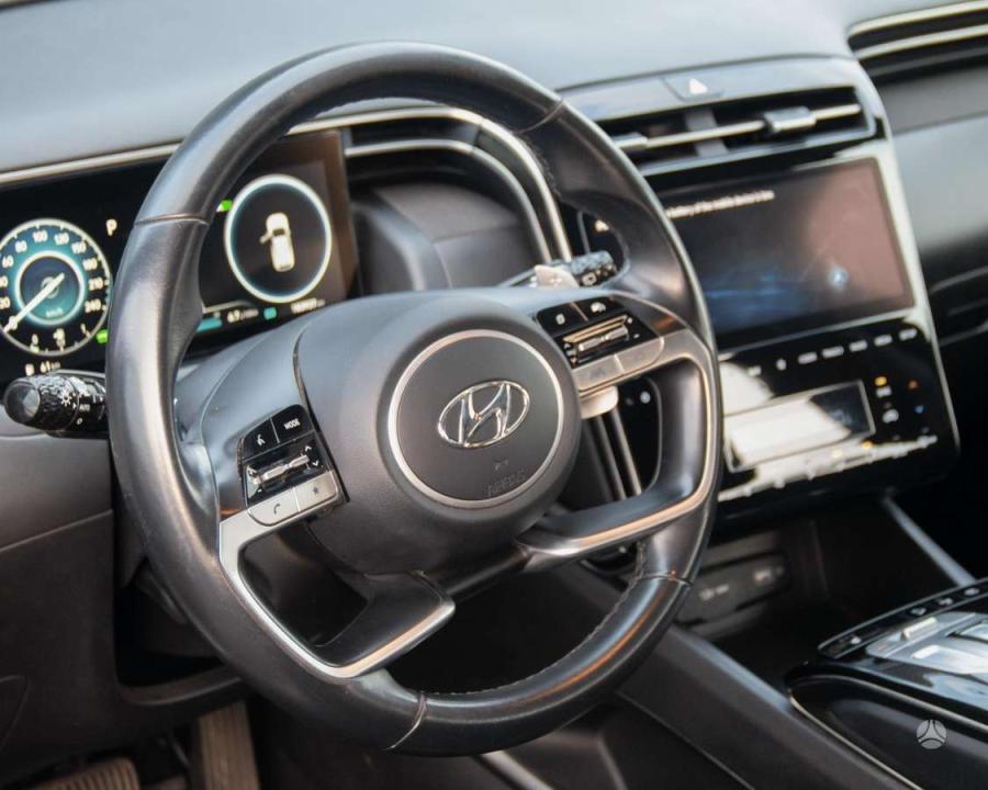 White Hyundai Tucson 2021 in Kaunas, with an engine capacity of 1.60 L and mileage of 181 thousand km for 17400 €, photo 24 on AUTOMOTO.COM.LV