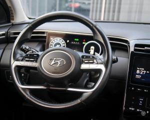 White Hyundai Tucson 2021 in Kaunas, with an engine capacity of 1.60 L and mileage of 181 thousand km for 17400 €, photo 26 on AUTOMOTO.COM.LV