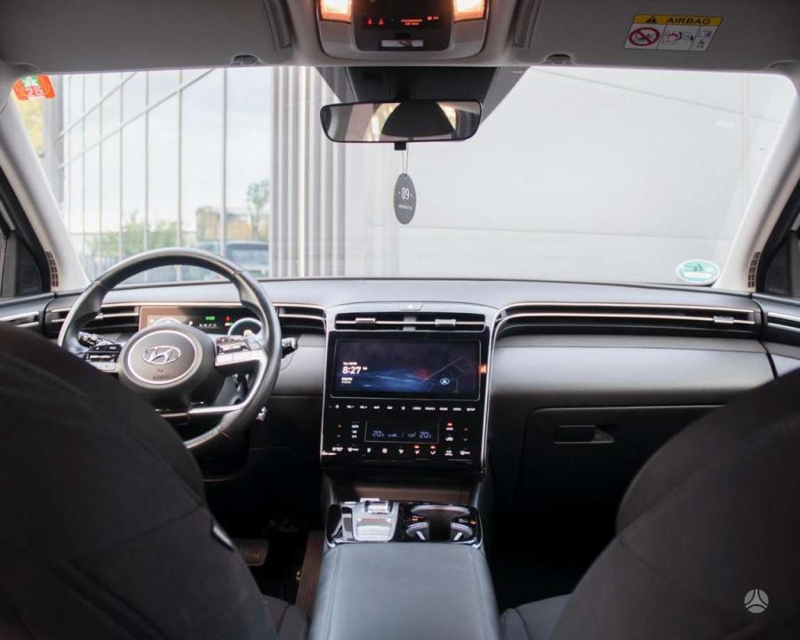 White Hyundai Tucson 2021 in Kaunas, with an engine capacity of 1.60 L and mileage of 181 thousand km for 17400 €, photo 27 on AUTOMOTO.COM.LV