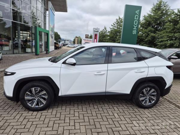 White Hyundai Tucson 2021 in Liepaja, with an engine capacity of 1.60 L and mileage of 52 thousand km for 15220 €, photo 3 on AUTOMOTO.COM.LV