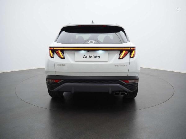 Hyundai Tucson 2021 Viļņa vietnē Balts Hyundai Tucson 2021 Viļņa, ar dzinēja tilpumu 1.60 L un nobraukumu 80 tūkst. km par 19500 €, foto 6 vietnē AUTOMOTO.COM.LV