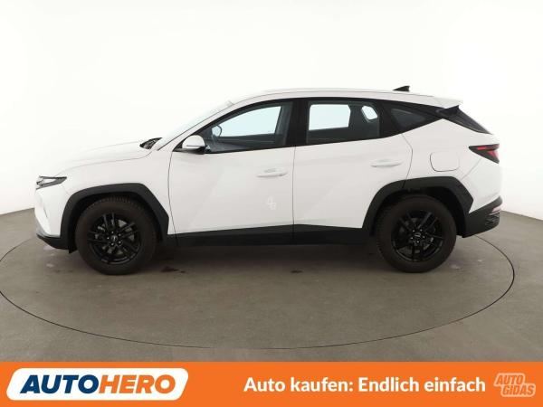 White Hyundai Tucson 2022 in Kaunas, with an engine capacity of 1.60 L and mileage of 11 thousand km for 29353 €, photo 3 on AUTOMOTO.COM.LV