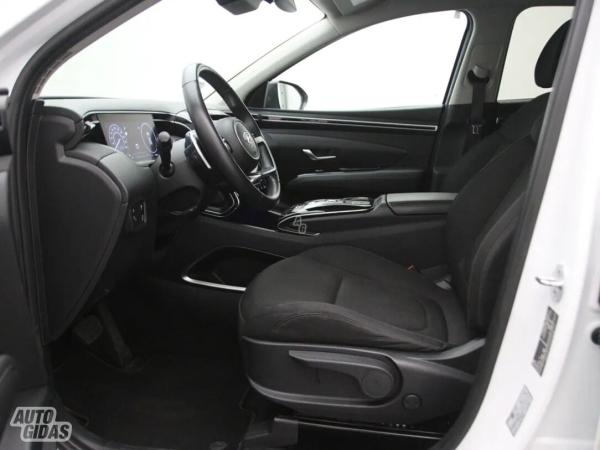 White Hyundai Tucson 2022 in Vilnius, with an engine capacity of 1.60 L and mileage of 156 thousand km for 20799 €, photo 4 on AUTOMOTO.COM.LV