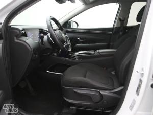 White Hyundai Tucson 2022 in Vilnius, with an engine capacity of 1.60 L and mileage of 156 thousand km for 20799 €, photo 5 on AUTOMOTO.COM.LV