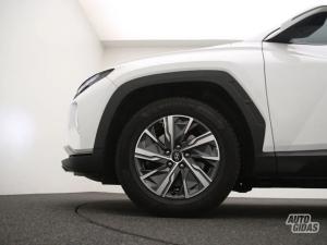 White Hyundai Tucson 2022 in Vilnius, with an engine capacity of 1.60 L and mileage of 156 thousand km for 20799 €, photo 28 on AUTOMOTO.COM.LV