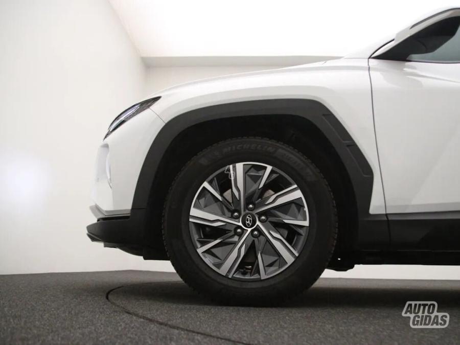 White Hyundai Tucson 2022 in Vilnius, with an engine capacity of 1.60 L and mileage of 156 thousand km for 20799 €, photo 28 on AUTOMOTO.COM.LV