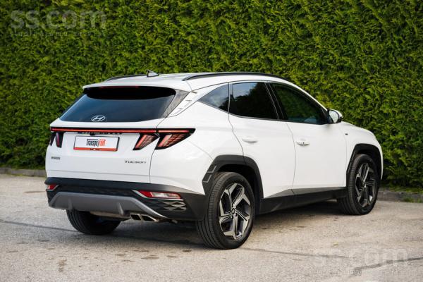 White Hyundai Tucson 2022 in Riga, with an engine capacity of 1.60 L and mileage of 78 thousand km for 21500 €, photo 5 on AUTOMOTO.COM.LV