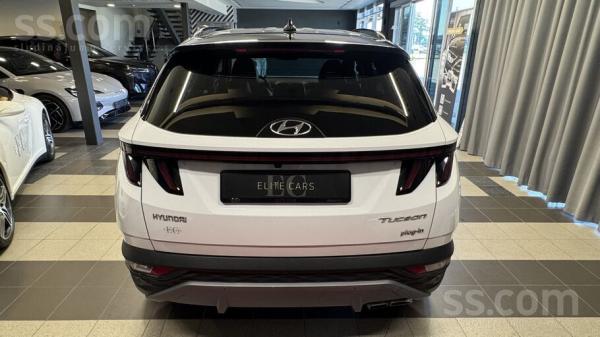 White Hyundai Tucson 2022 in Riga, with an engine capacity of 1.60 L and mileage of 46 thousand km for 26990 €, photo 6 on AUTOMOTO.COM.LV